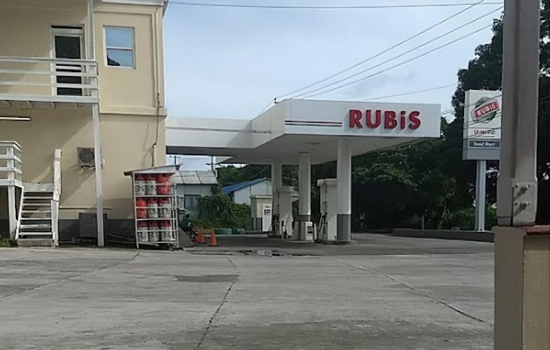 Police Call For Help to Arrest Two Men Who Robbed Rubis Gas Station ...