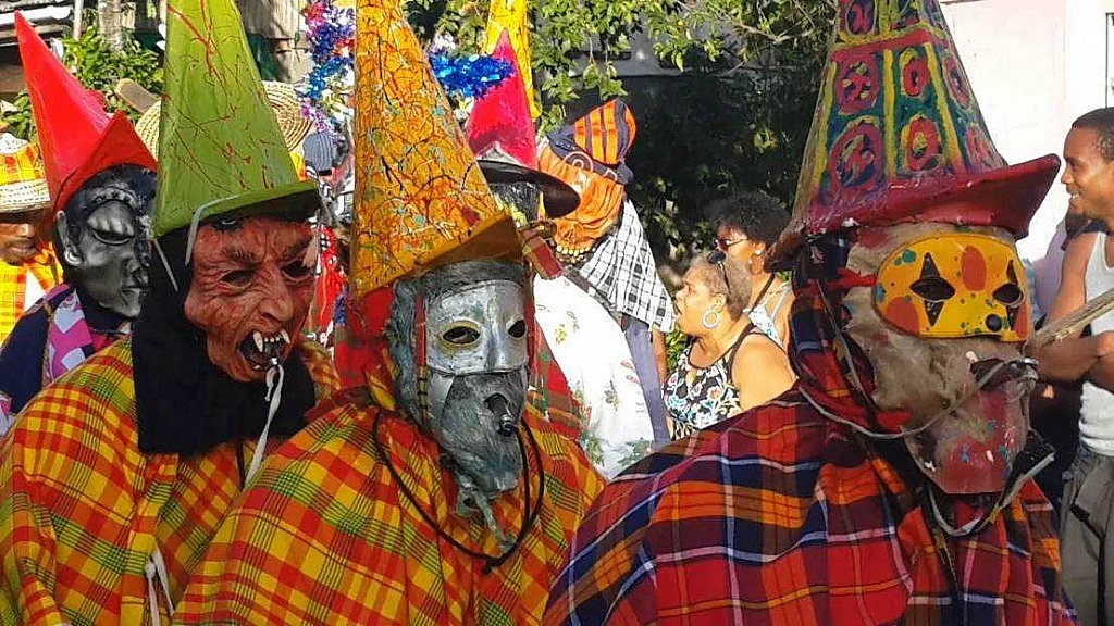 Oseyi and The Masqueraders premieres in Dominica – DOM767