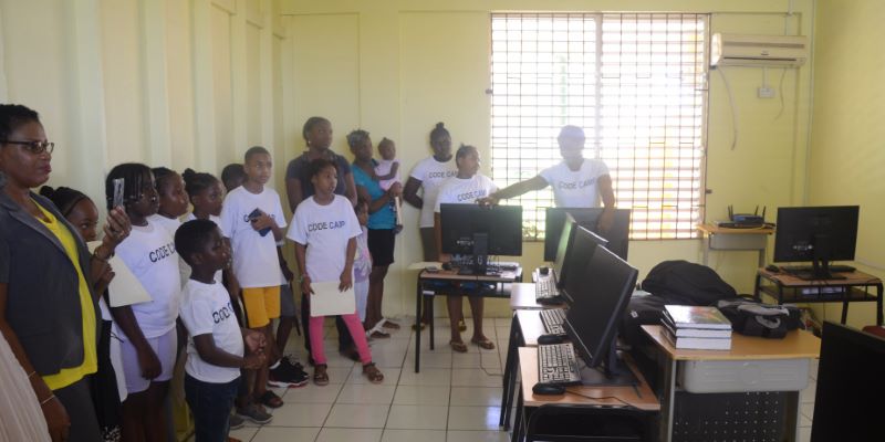 20 Colihaut Students Create Mobile Apps within 14 Days of Learning to Code – DOM767