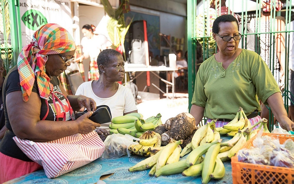 Local Vendors Express Mixed Feelings about Sales at Independence ...