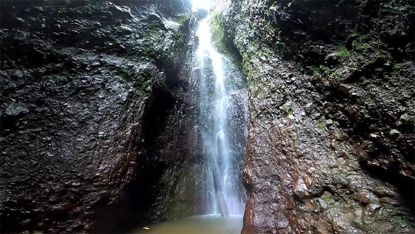 Bwa Nef Falls – DOM767
