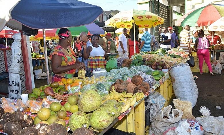 Roseau Market Act – DOM767