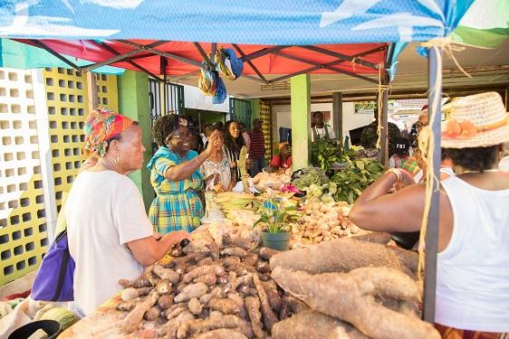 Roseau Market - Business