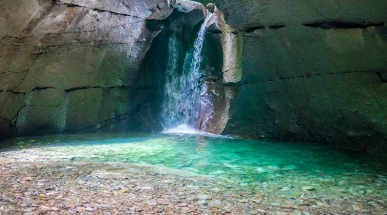 Cathedral Falls – DOM767