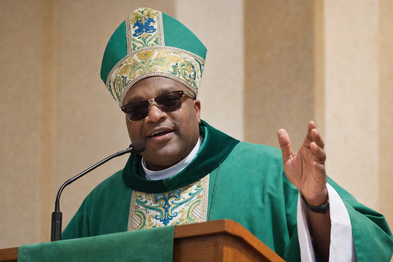 Bishop Kendrick Forbes Urges Clergy to Avoid Partisan Politics – DOM767
